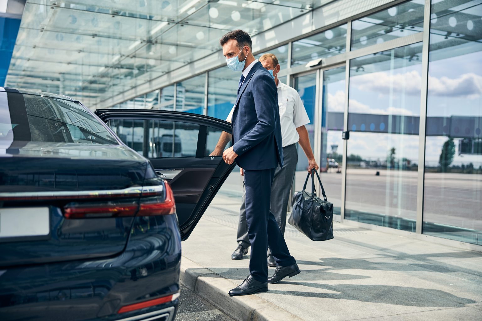 Vale Cars: London Minicabs - Available 24/7 - London Airport Transfers